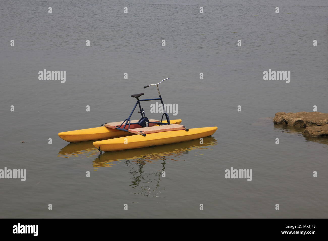 Yellow pedalo boat on Fewa lake, Pokhara Stock Photo - Alamy
