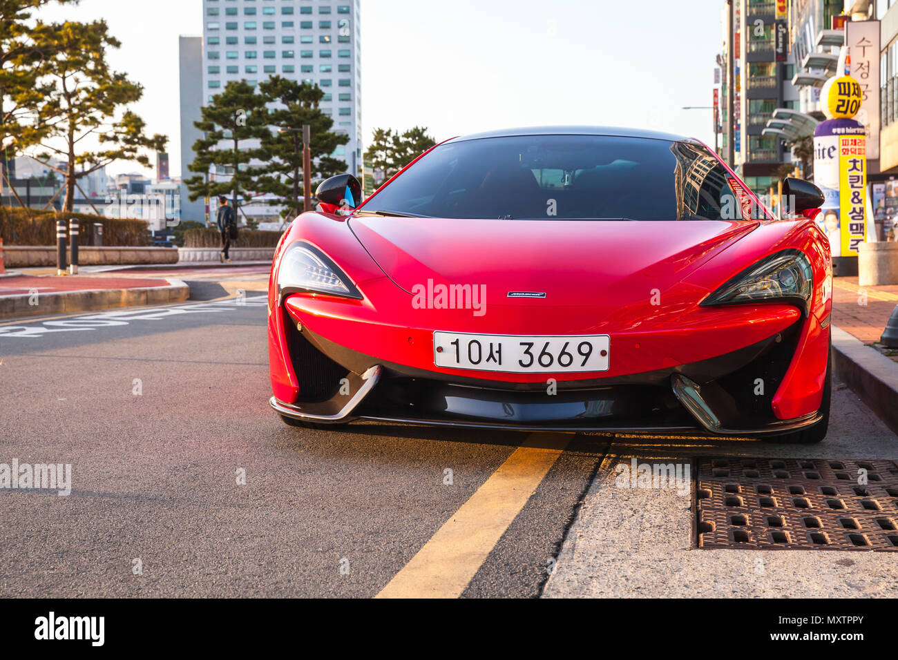 Mclaren 570s hi-res stock photography and images - Alamy