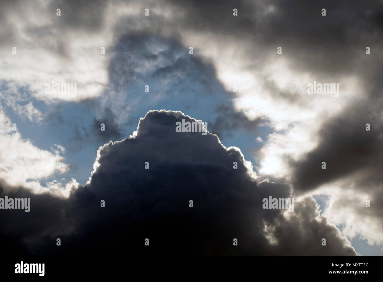 Clouds before the snowstorm hi-res stock photography and images - Alamy