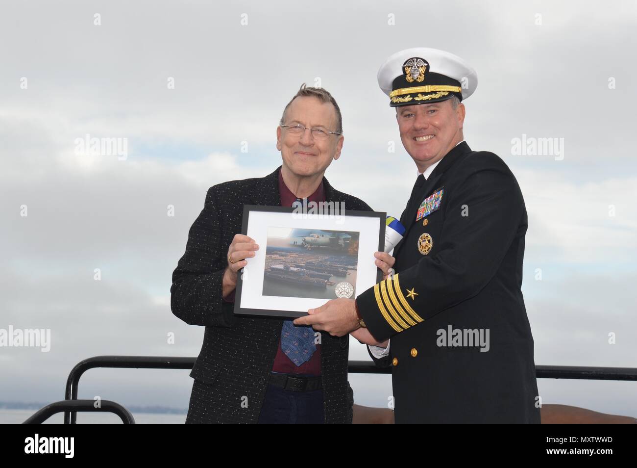 161205-N-YD083-005 NORFOLK - Naval Station Norfolk commanding officer ...