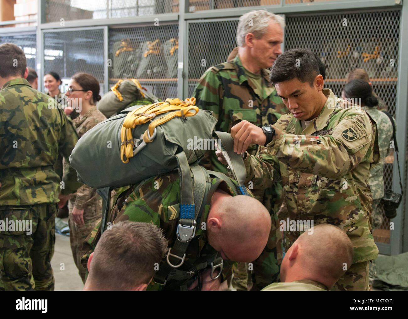 Mc6 parachute hi-res stock photography and images - Alamy