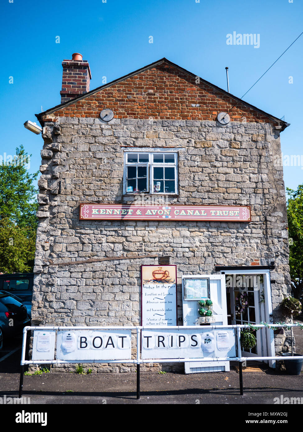Tea river hi-res stock photography and images - Alamy