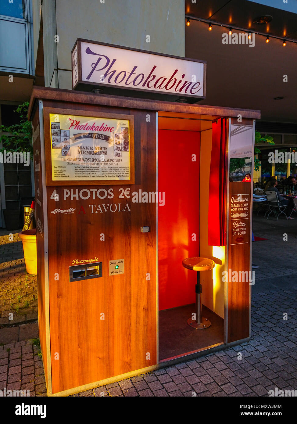 Berlin photo booth hi-res stock photography and images - Alamy