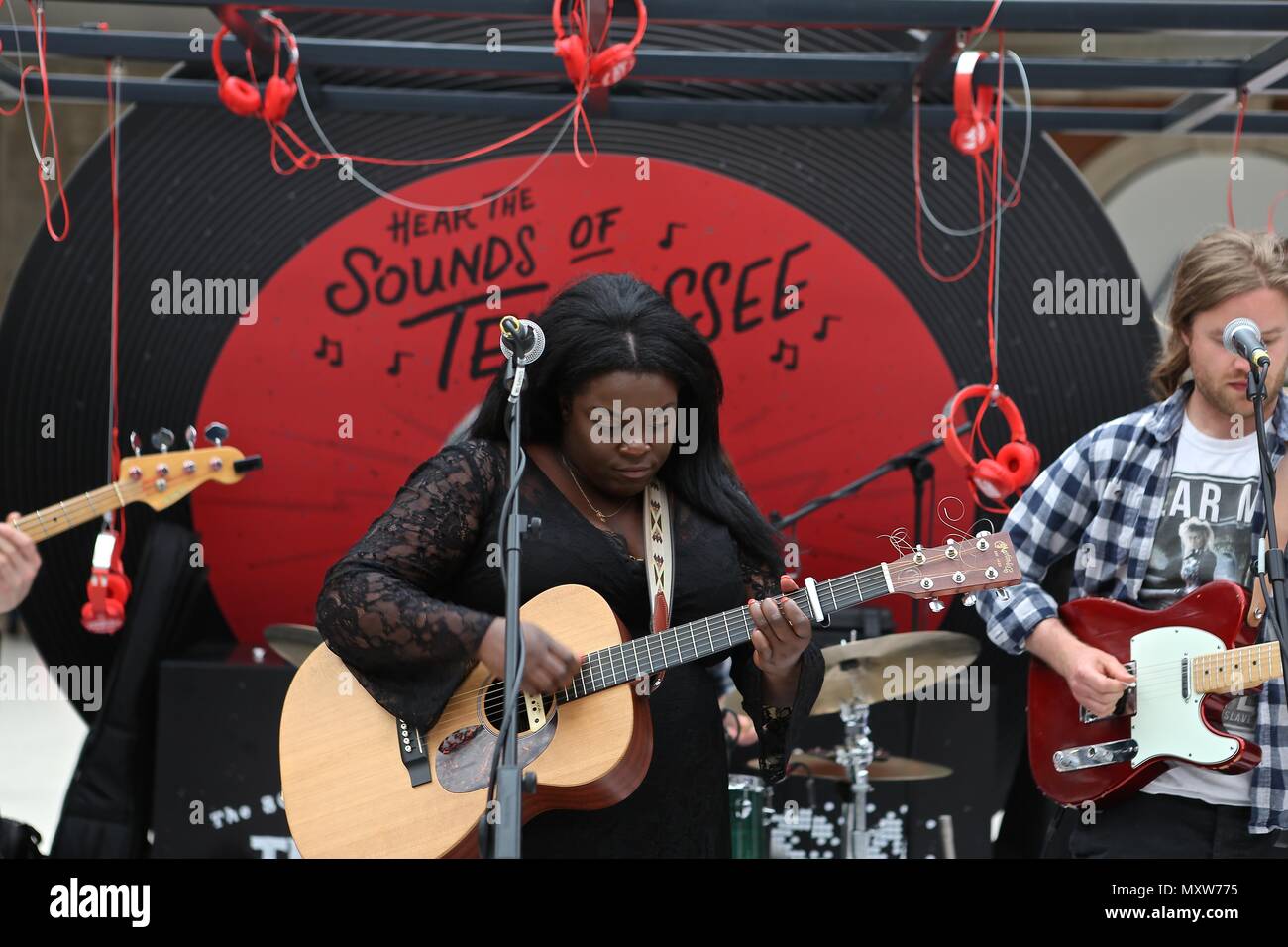 The Sights and Sounds of Tenessee at london waterloo 4/6/2018 Stock ...