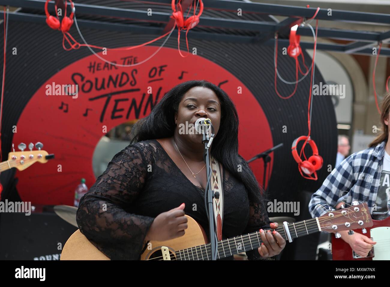The Sights and Sounds of Tenessee at london waterloo 4/6/2018 Stock ...