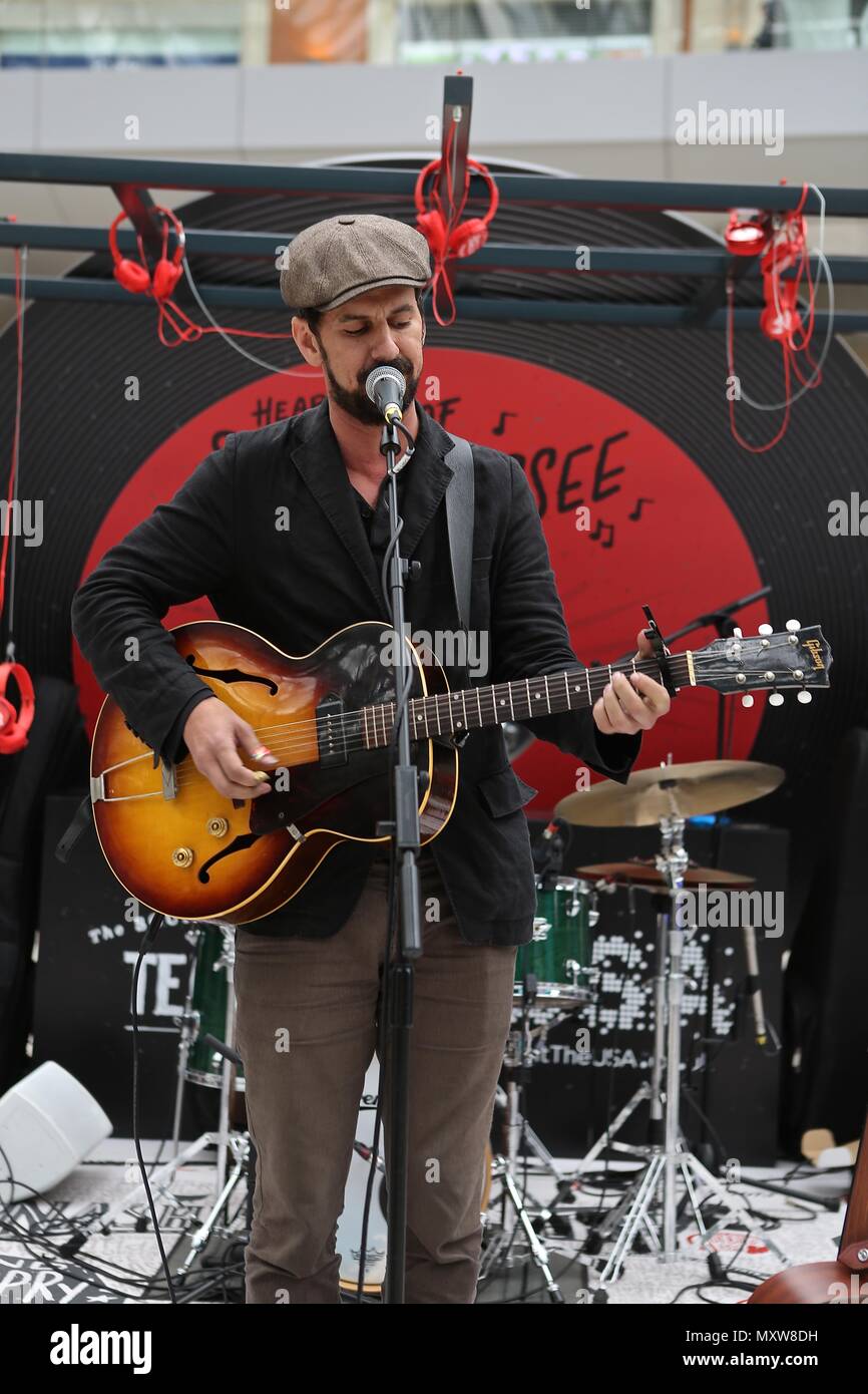 The Sights and Sounds of Tenessee at london waterloo 4/6/2018 Stock ...