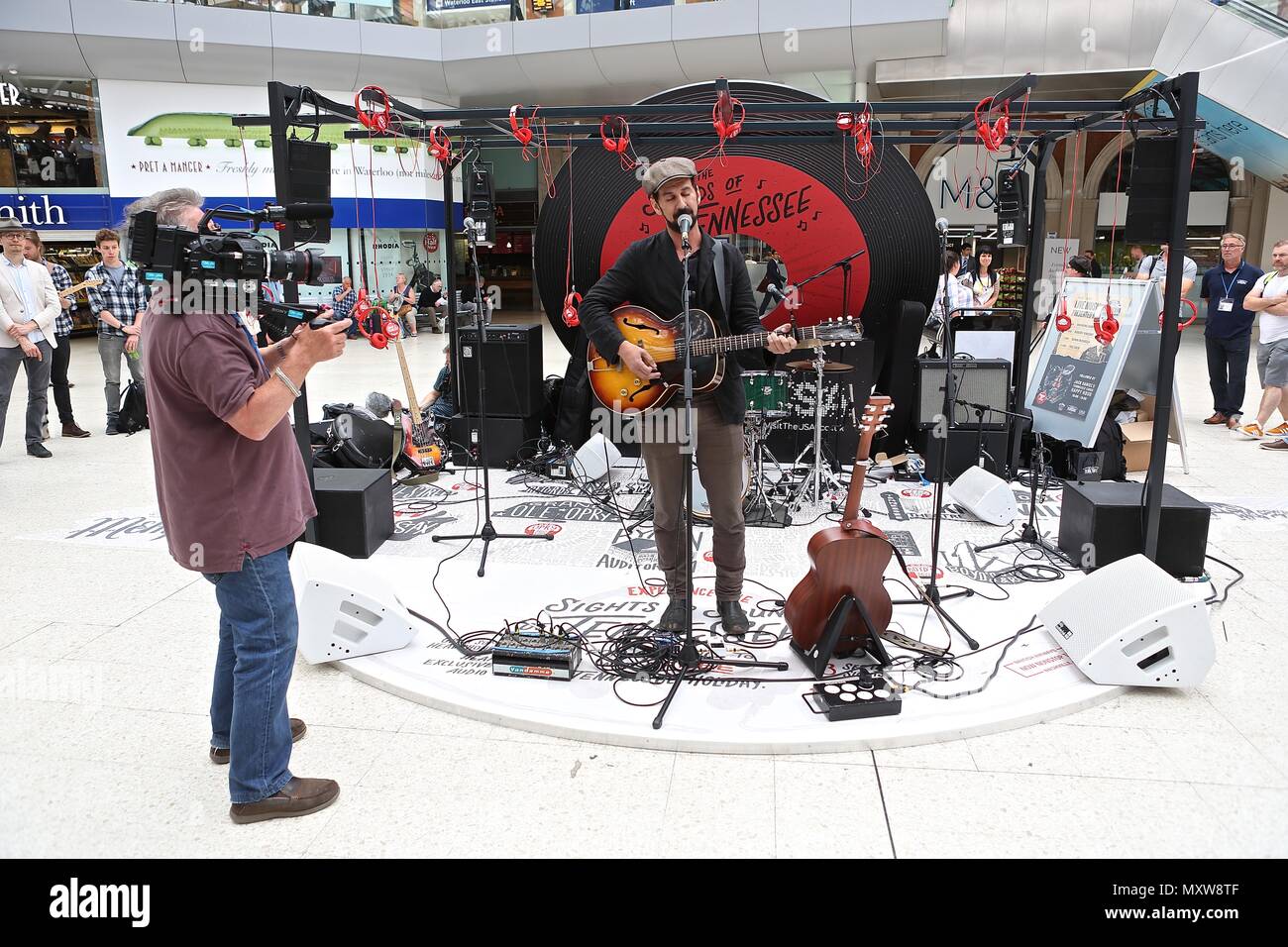 The Sights and Sounds of Tenessee at london waterloo 4/6/2018 Stock ...
