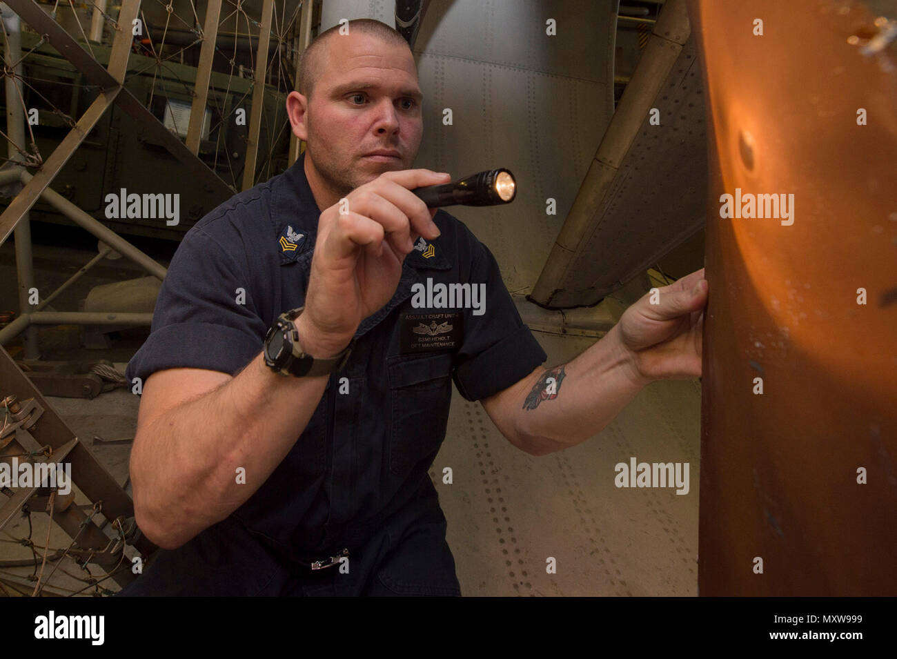 MEDITERRANEAN SEA (Dec. 3, 2016) Petty Officer 1st Class David Heholt ...