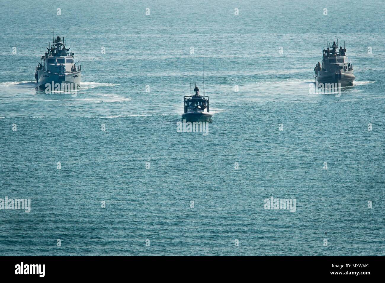 Right echelon formation hi-res stock photography and images - Alamy