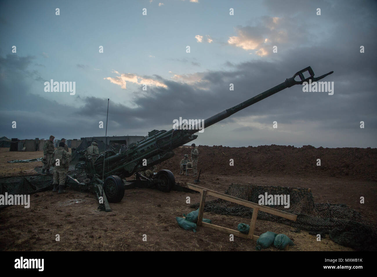 U.S. Soldiers assigned to Charlie Battery, 1st Battalion, 320th Field ...