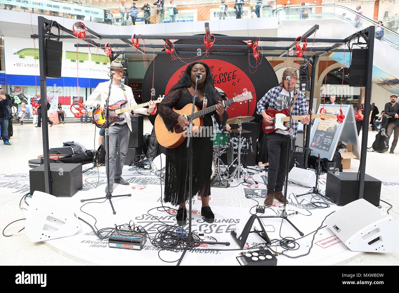 The Sights and Sounds of Tenessee at london waterloo 4/6/2018 Stock ...