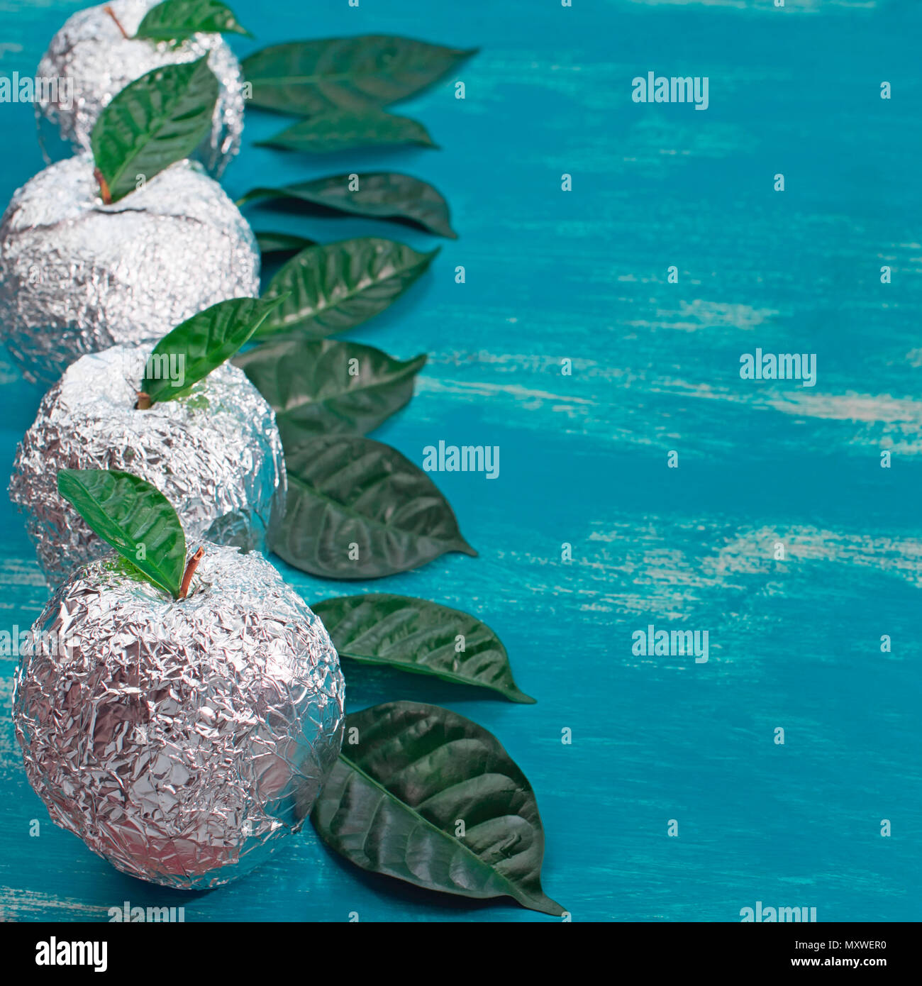 Five apples in view hi-res stock photography and images - Alamy