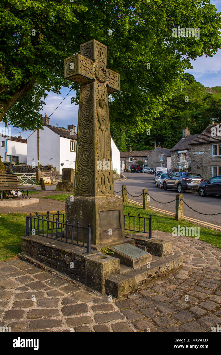 War Memorial in Market Place, Castleton in the Peak District, erected ...