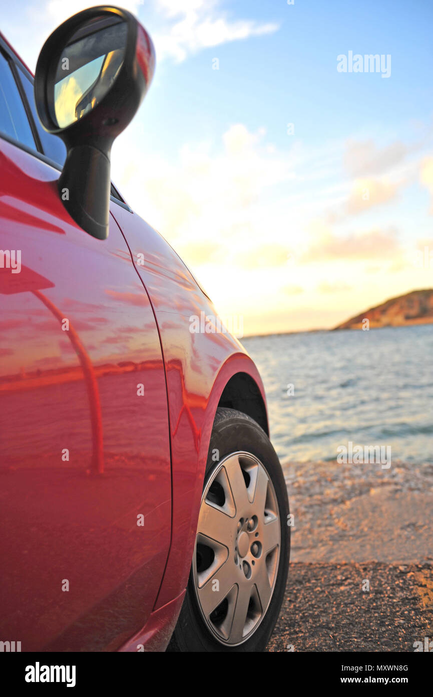 Car by sea hi-res stock photography and images - Alamy