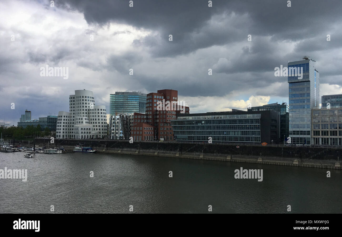 Medienhafen dusseldorf gehry hi-res stock photography and images - Alamy