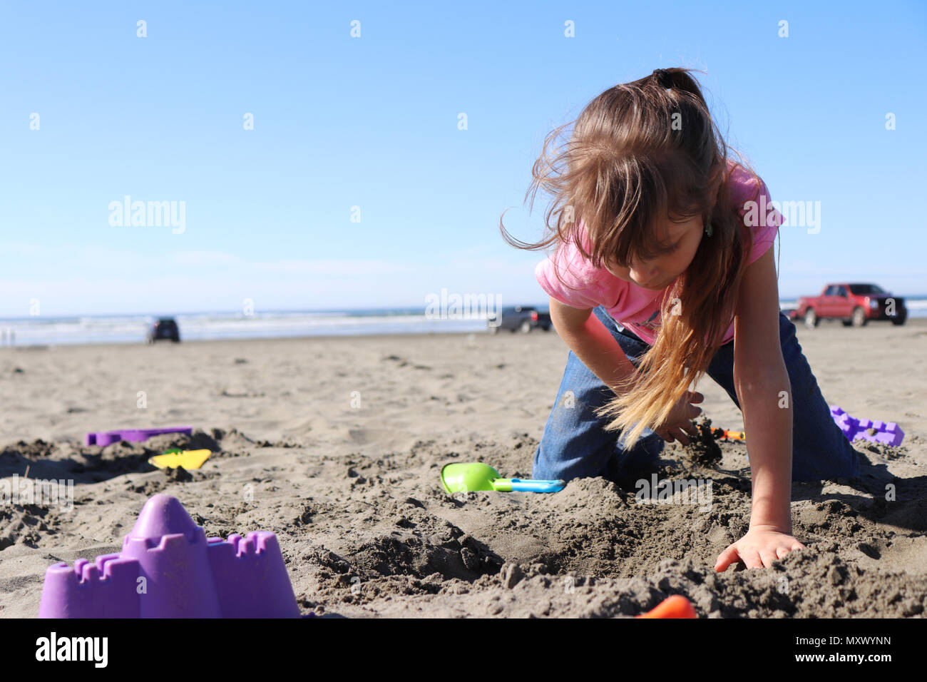 Girl digging hi-res stock photography and images - Alamy