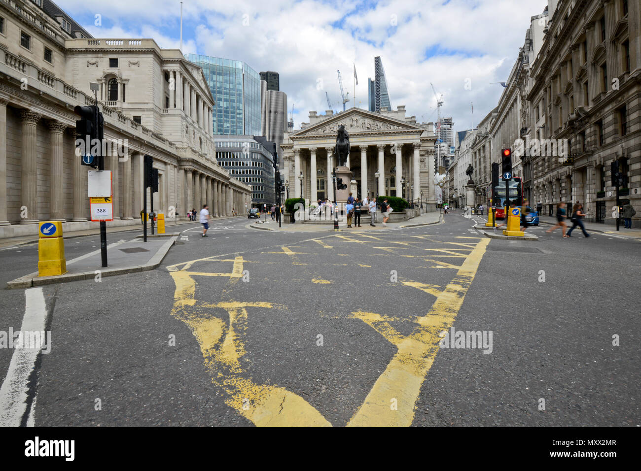 London Bank Station: Cornhill Street, London Royal Exchange Building ...