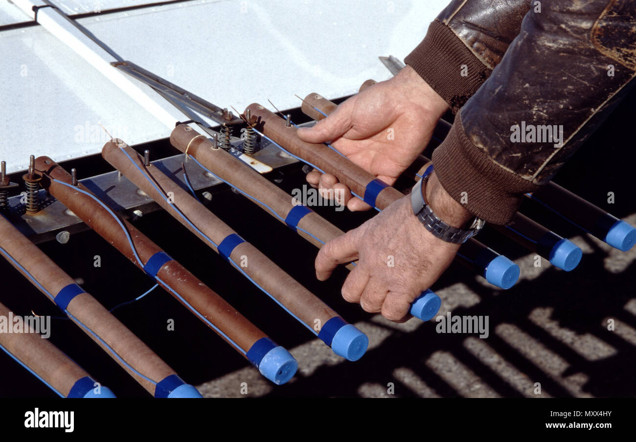 Silver iodide plane hi-res stock photography and images - Alamy
