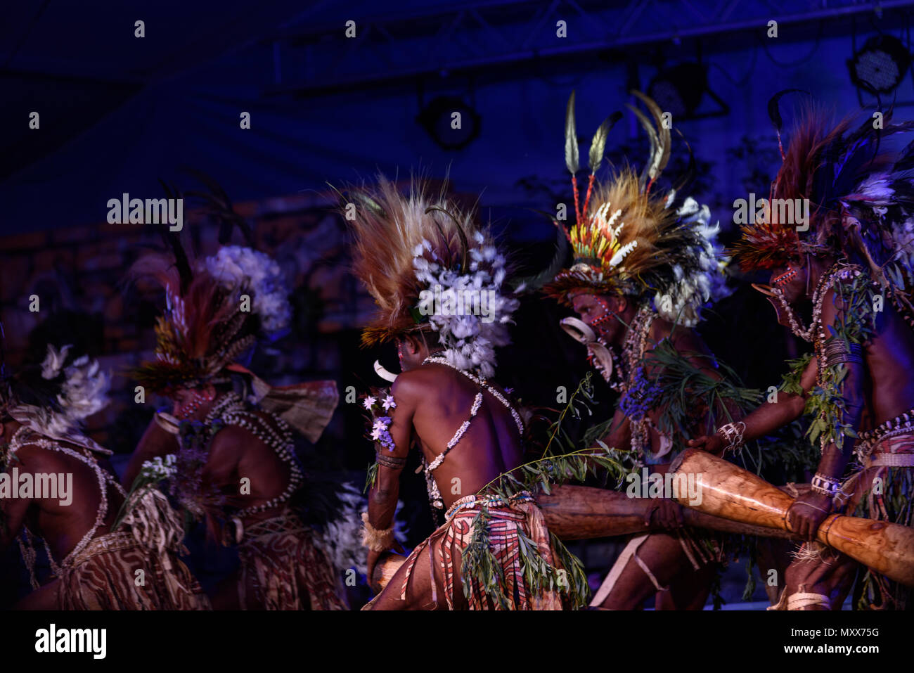 Tufi dance hi-res stock photography and images - Alamy