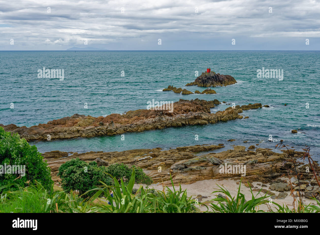 Amazing rock formation by the pacific ocean Stock Photo - Alamy