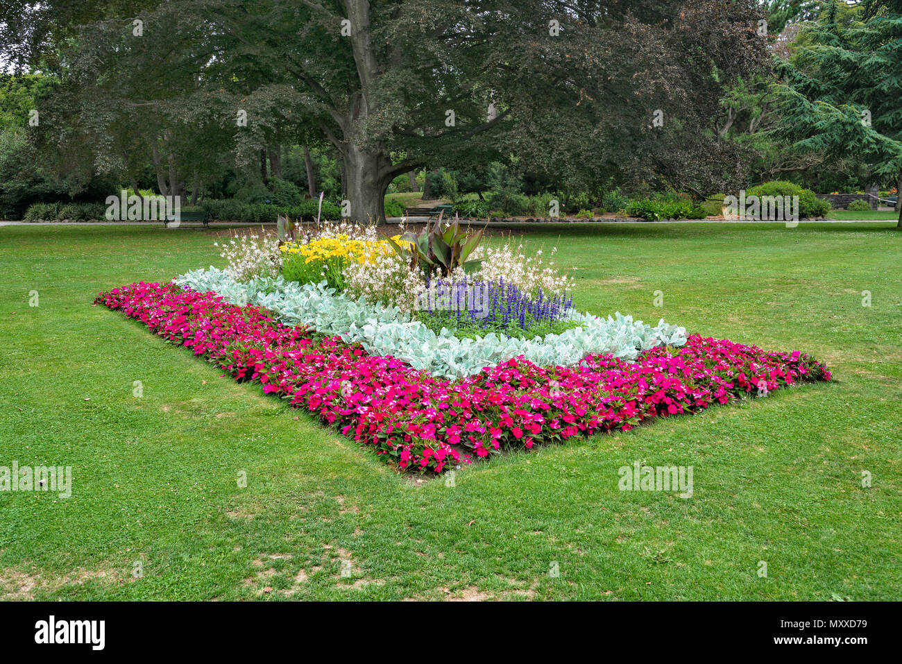 The Christchurch Botanic Gardens, located in the central city of ...
