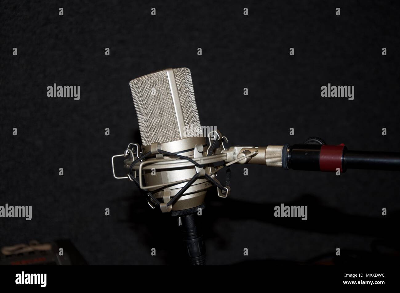 Classic recording studio hi-res stock photography and images - Alamy