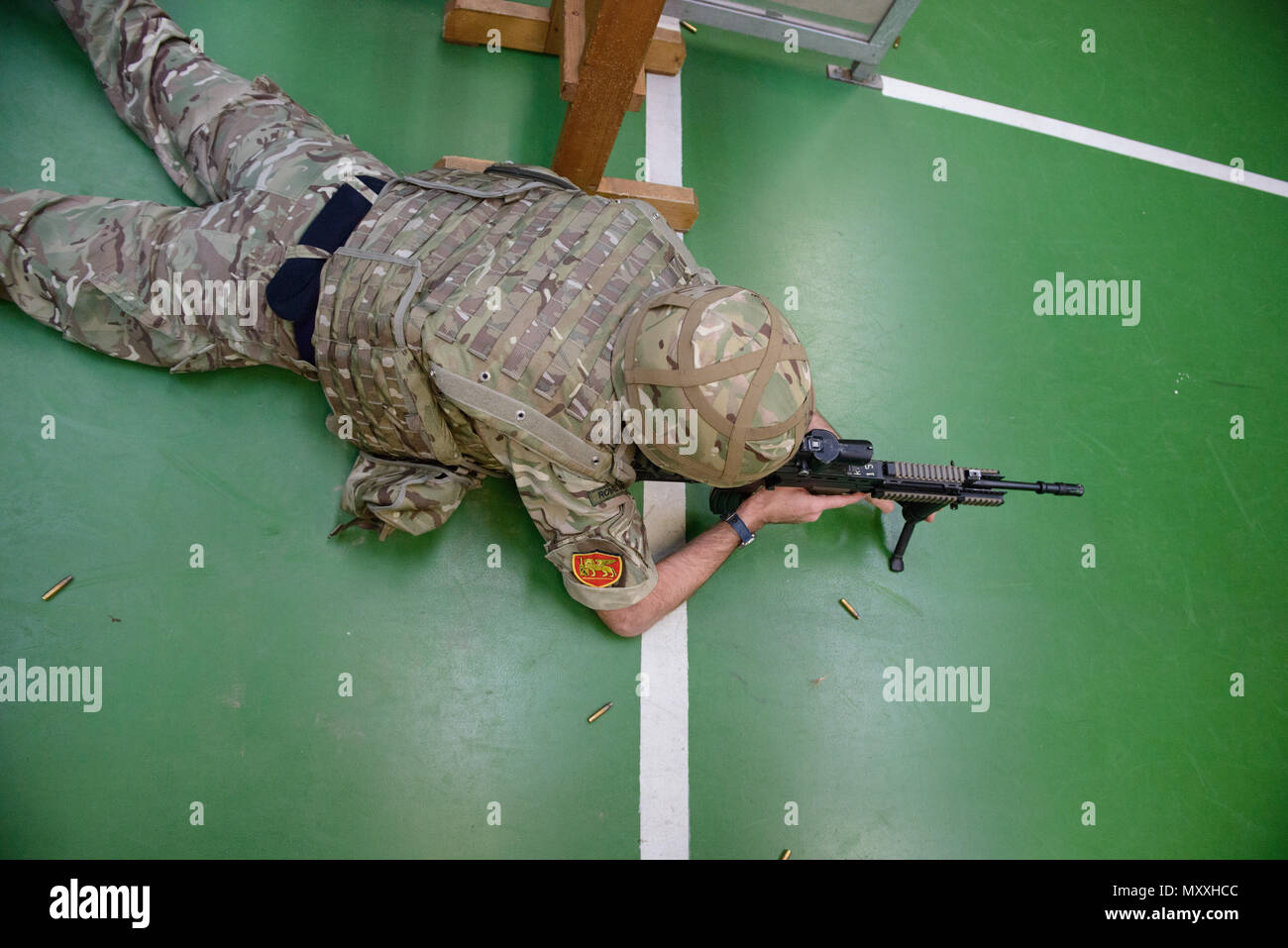 Royal navy rifle training hi-res stock photography and images - Alamy