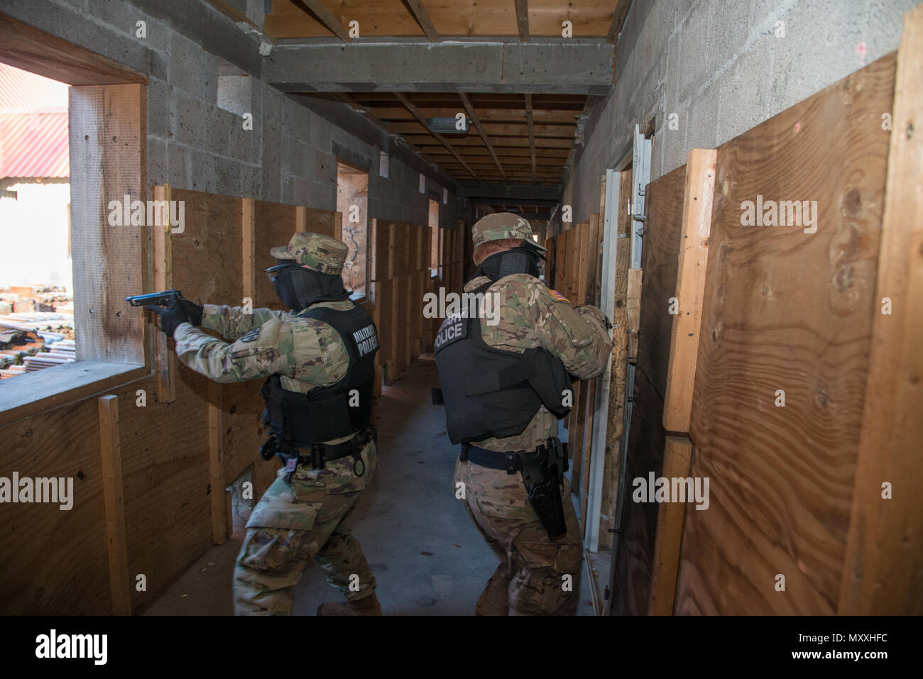 554 military police company hi-res stock photography and images - Alamy