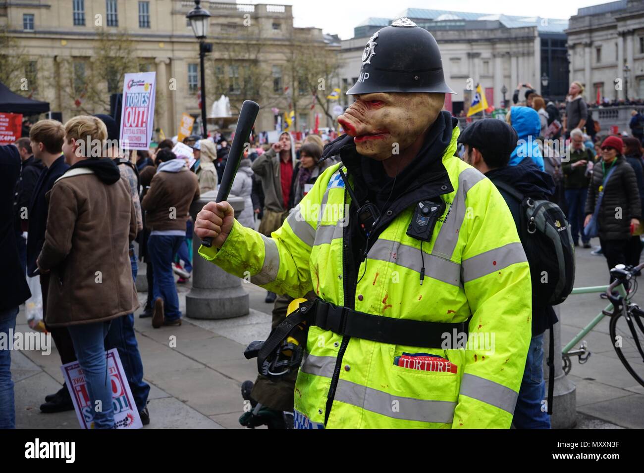 Police hat london hi-res stock photography and images - Alamy
