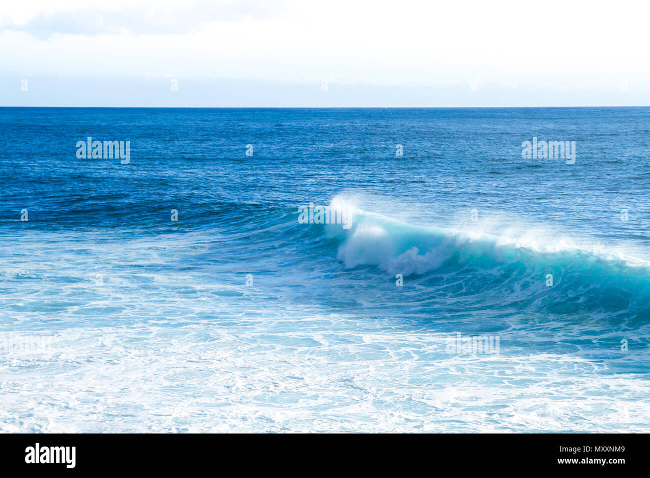 Foam line on beach hi-res stock photography and images - Alamy