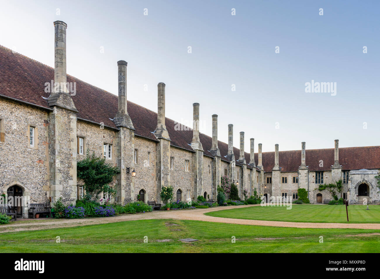 Winchester almshouses hi-res stock photography and images - Alamy