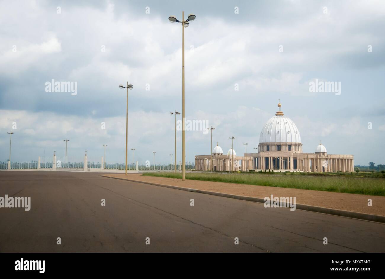 Catholic Basilica of Our Lady of Peace (Basilique Notre-Dame de la Paix ...