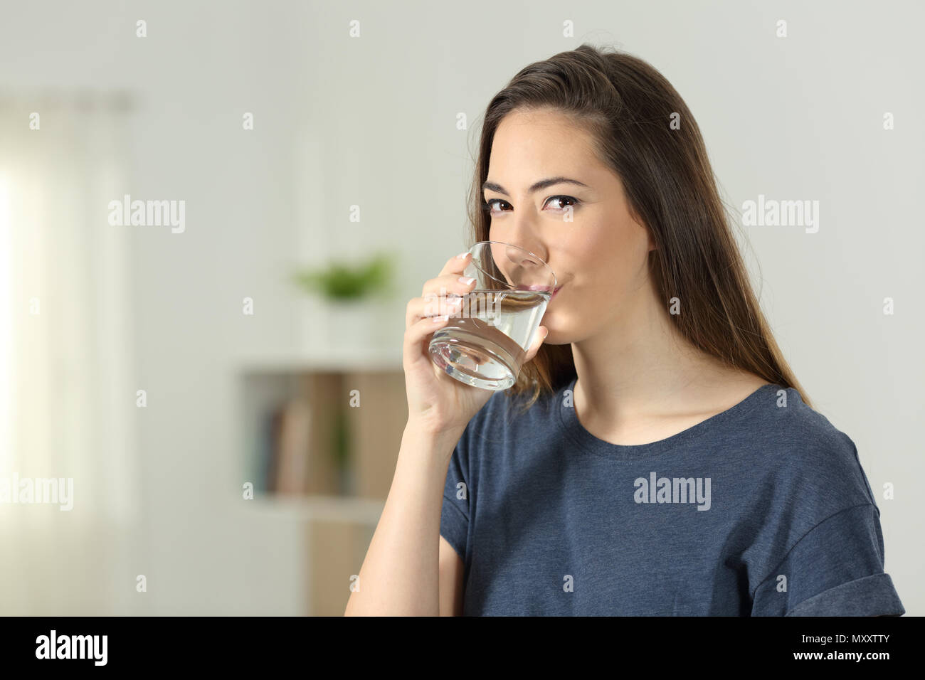 Hand holding clear camera filter hi-res stock photography and images ...