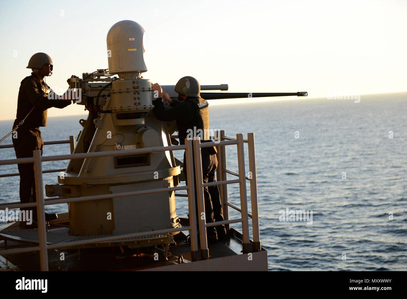 161212-N-OA516-0002 ATLANTIC OCEAN (Dec. 12, 2016) Petty Officer 3rd ...