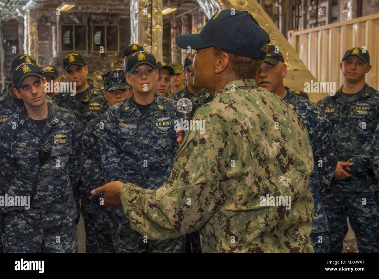 161213-N-WV703-088 CHANGI NAVAL BASE, Singapore (Dec. 13, 2016) Fleet ...