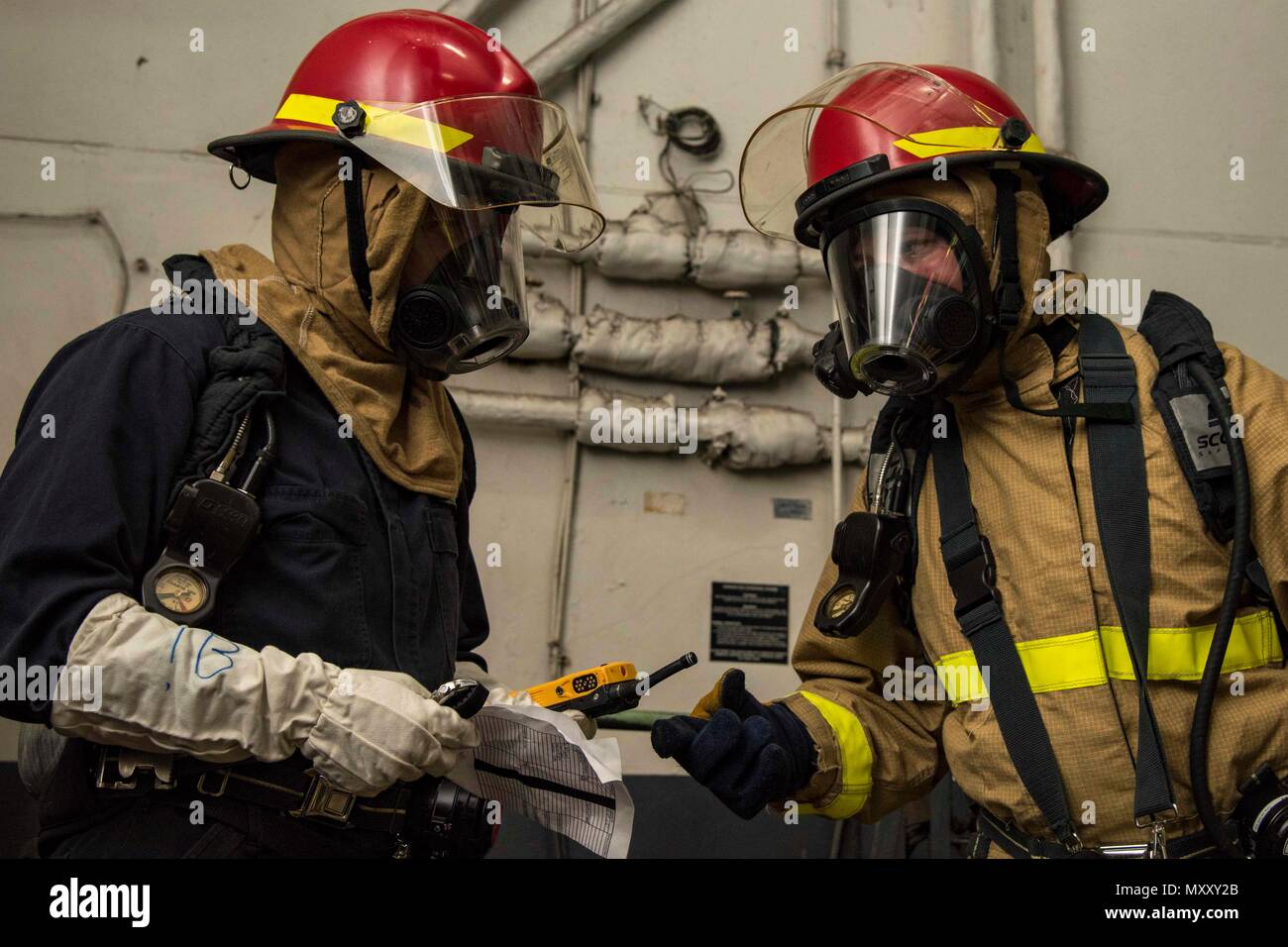 161212-N-TV337-144 MEDITERRANEAN SEA (Dec. 12, 2016) Petty Officer 3rd ...