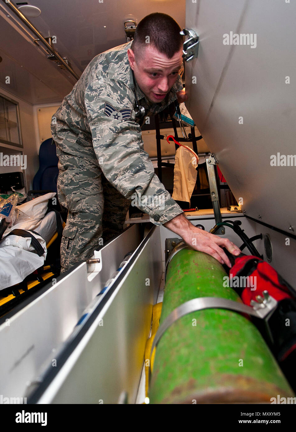 Oxygen tanks ambulance hi-res stock photography and images - Alamy