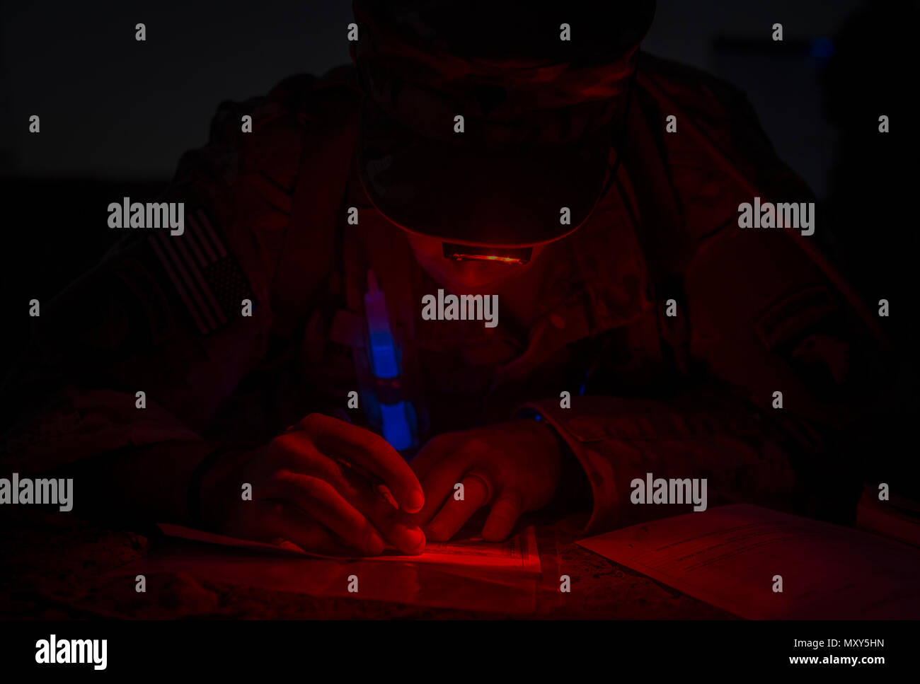 U.S. Army Infantry soldiers from the 1-124th Infantry Battalion and ...