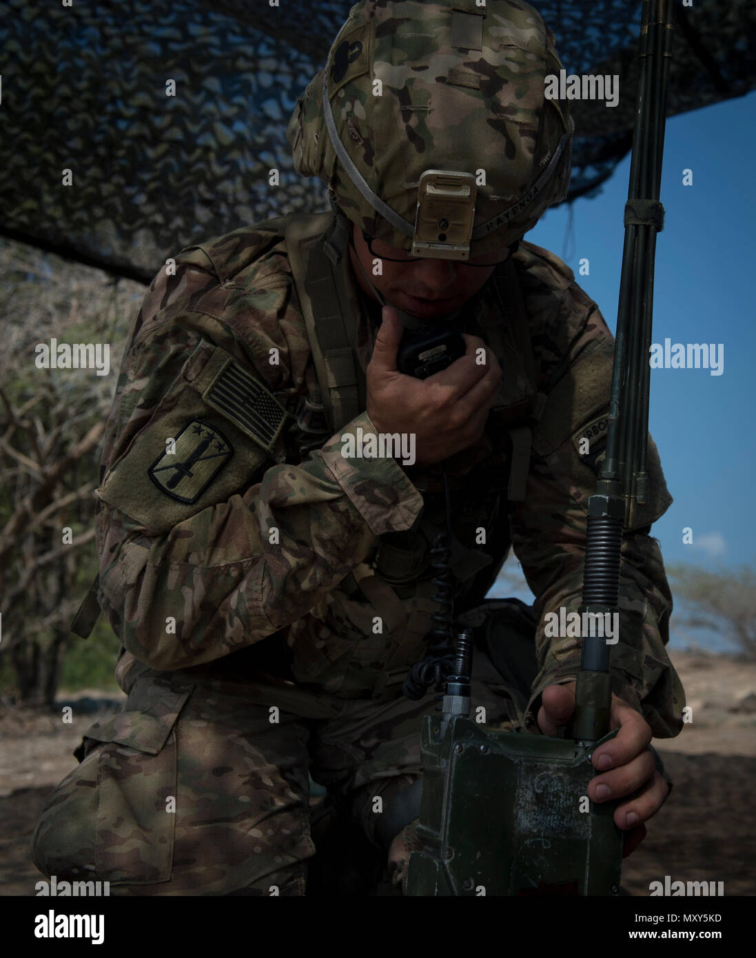 U.S. Army Infantry soldiers from the 1-124th Infantry Battalion and ...
