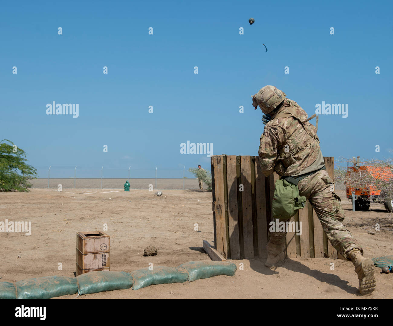 U.S. Army Infantry soldiers from the 1-124th Infantry Battalion and ...