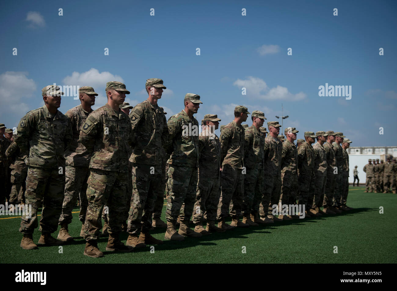 U.S. Army Infantry soldiers from the 1-124th Infantry Battalion and ...