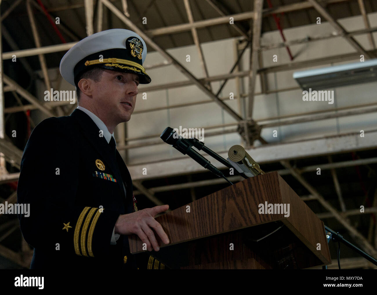 161216-N-YD204-063 NAVAL AIR FACILITY ATSUGI, Japan (Dec. 16, 2016 ...