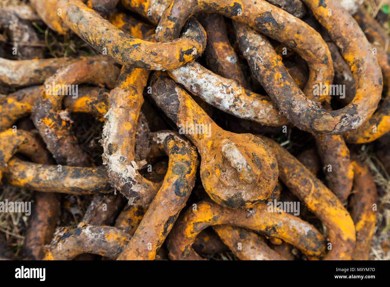 Steel chain links anchor hi-res stock photography and images - Alamy