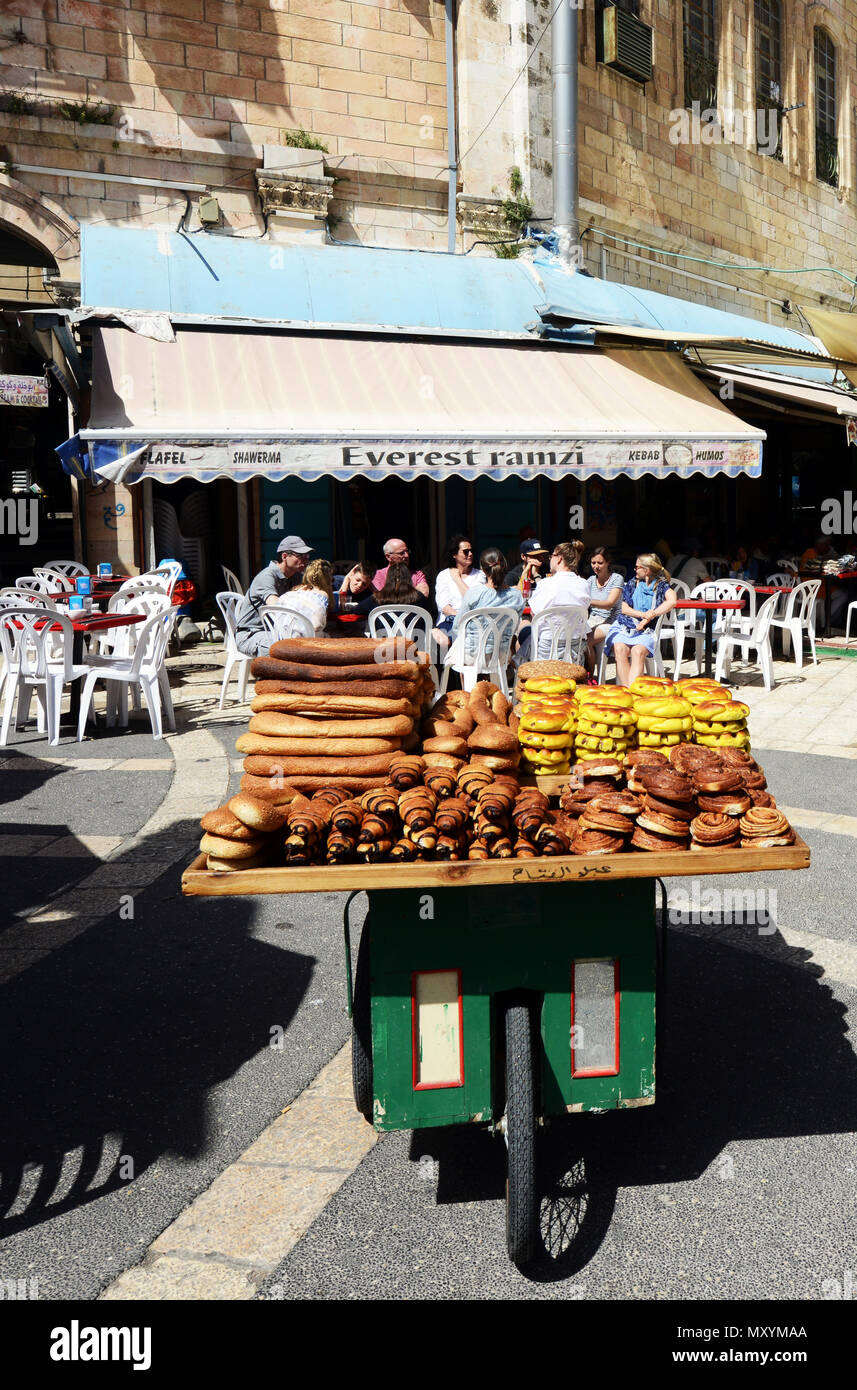 Kaek and bread hi-res stock photography and images - Alamy