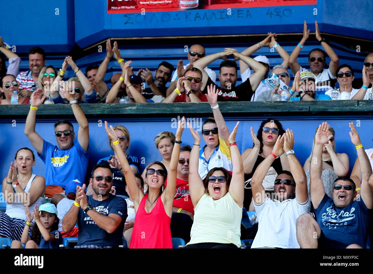 women fans cheer on their team Stock Photo - Alamy