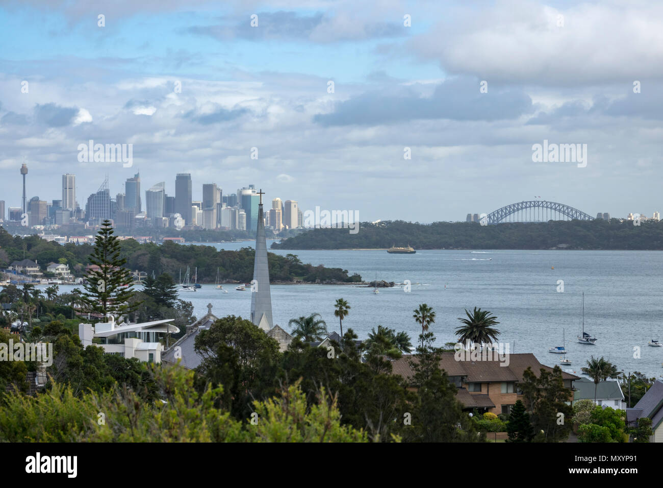 View over Watson's Bay to the Sydney city skyline and the Sydney ...