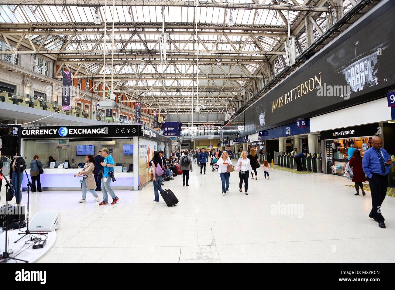 Waterloo Station London England Stock Photo - Alamy
