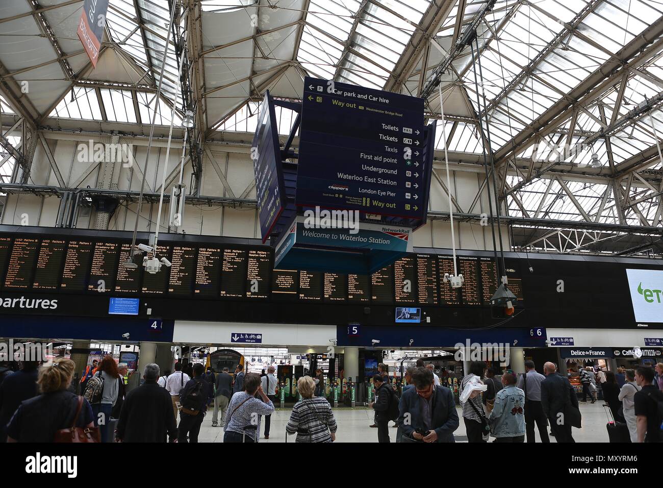 Waterloo Station London England Stock Photo - Alamy