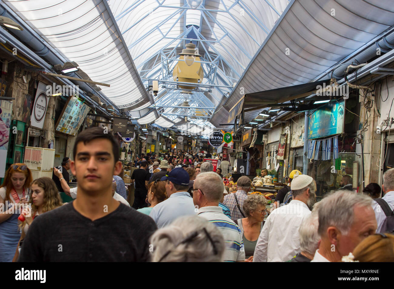 Jewish food stalls jerusalem hi-res stock photography and images - Alamy