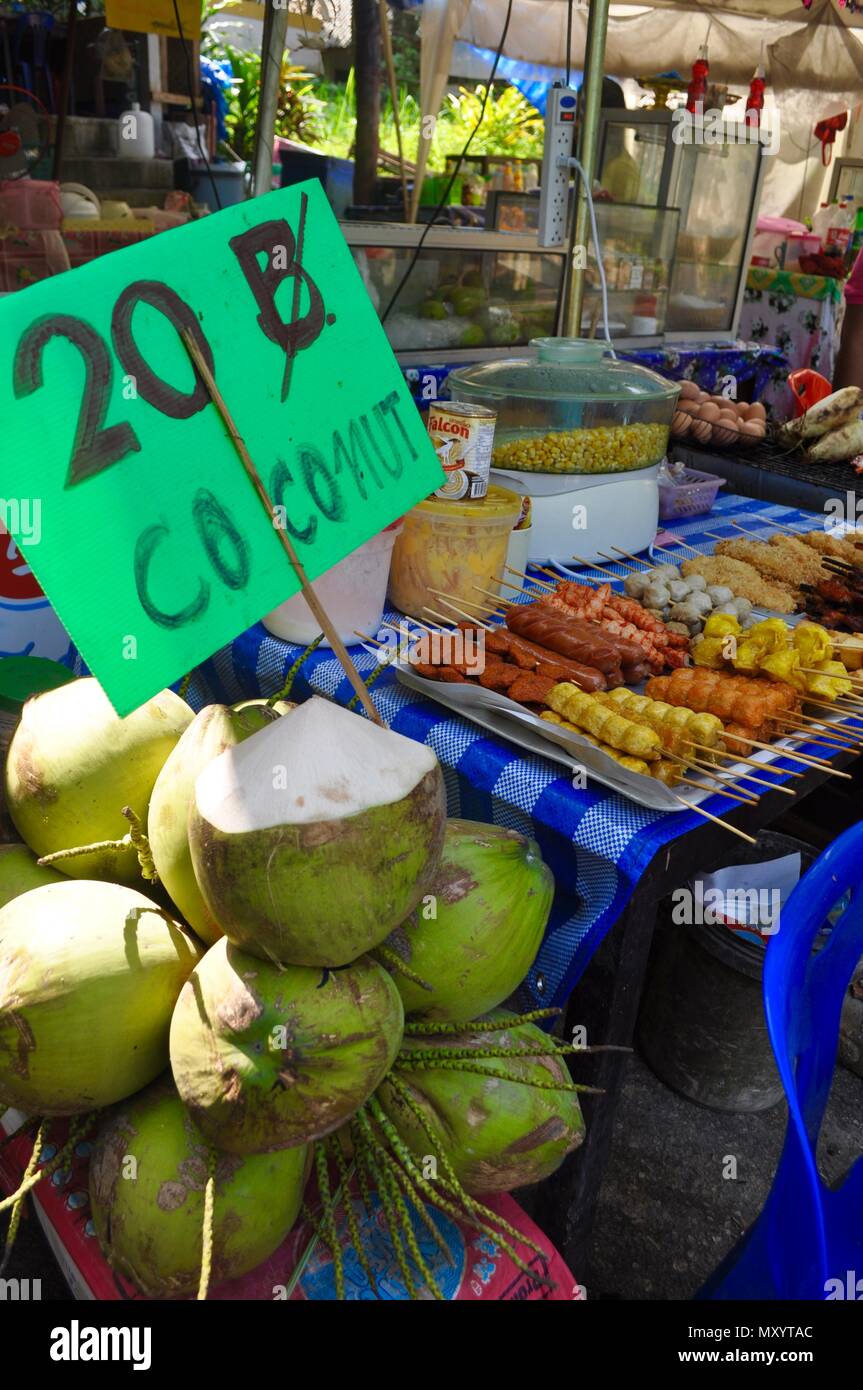 Coconut stand hi-res stock photography and images - Alamy